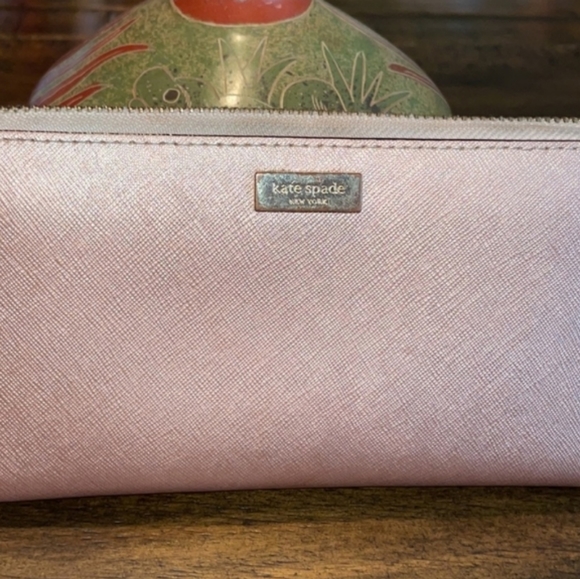 kate spade | Bags | Kate Spade Long Zip Wallet Very Euc | Poshmark
